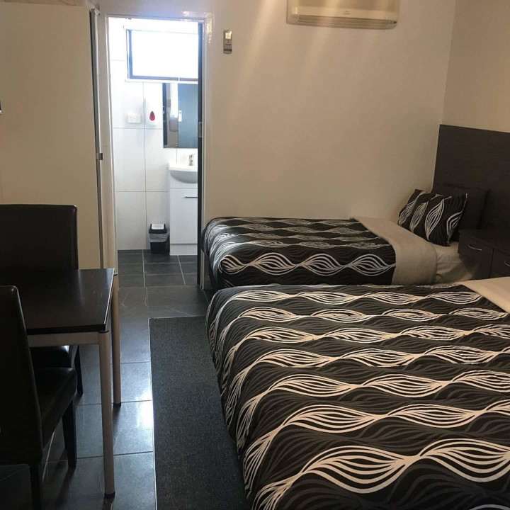 Budget On Lake - King Room- Spa - Hamilton