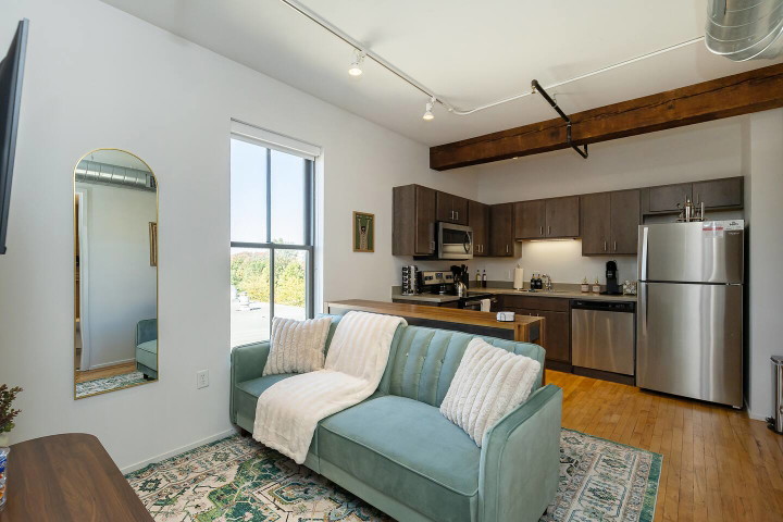 Downtown 1 Bed/1 Bath Loft In Dsm | Gym | Parking - Des Moines, IA