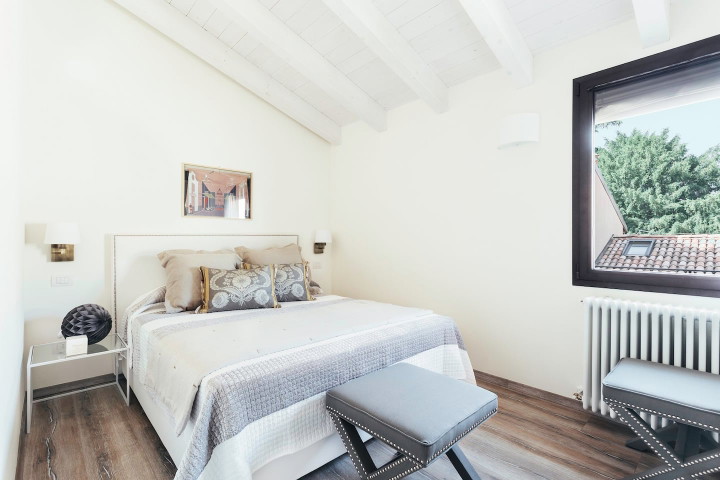 Appartement De Deux Pièces Avec Balcon Dans Un Immeuble éLégant - Bologne
