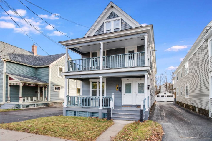 Downtown Fully Equipped, Workspace, By Park/trails - Fredericton