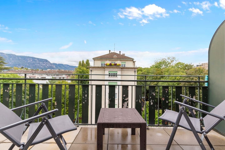 2bd Apartment Terrace Heart Of Geneva - Renovated - Genebra