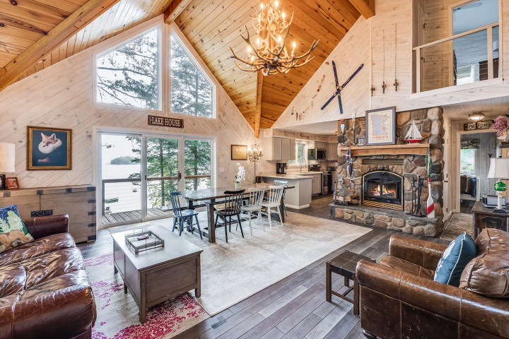 Blue Lagoon On Deer Lake~ Hot Tub, Private, Views - Minnesota