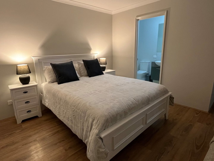 Take A Break In Comfort With Ensuite. - Bridgetown