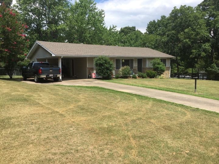 1681 N Broadview Dr - Fayetteville, AR