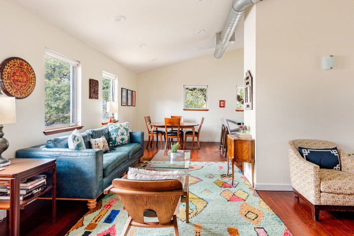 Sunny Apt Near Downtown - Austin, TX