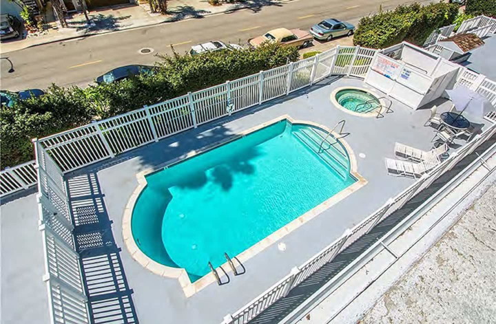 Beautiful Beach Condo W Pool !!!!! 2 Blks 2 Beach - Hermosa Beach, CA
