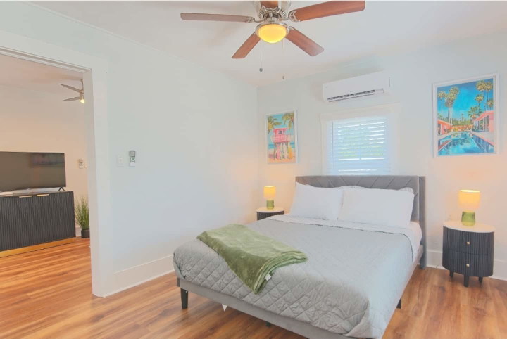 Walk To Grand Central | Private Guesthouse - St. Petersburg, FL