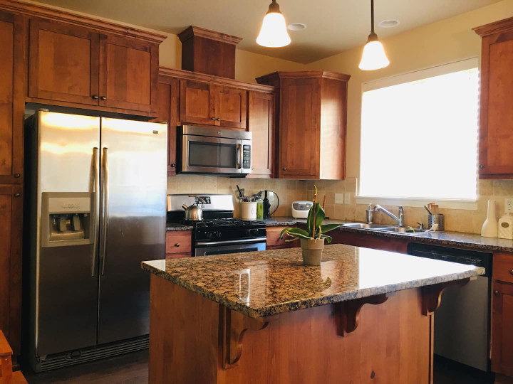 Luxury 3br + Studio Townhome  Walk To Nike, Max - Beaverton, OR