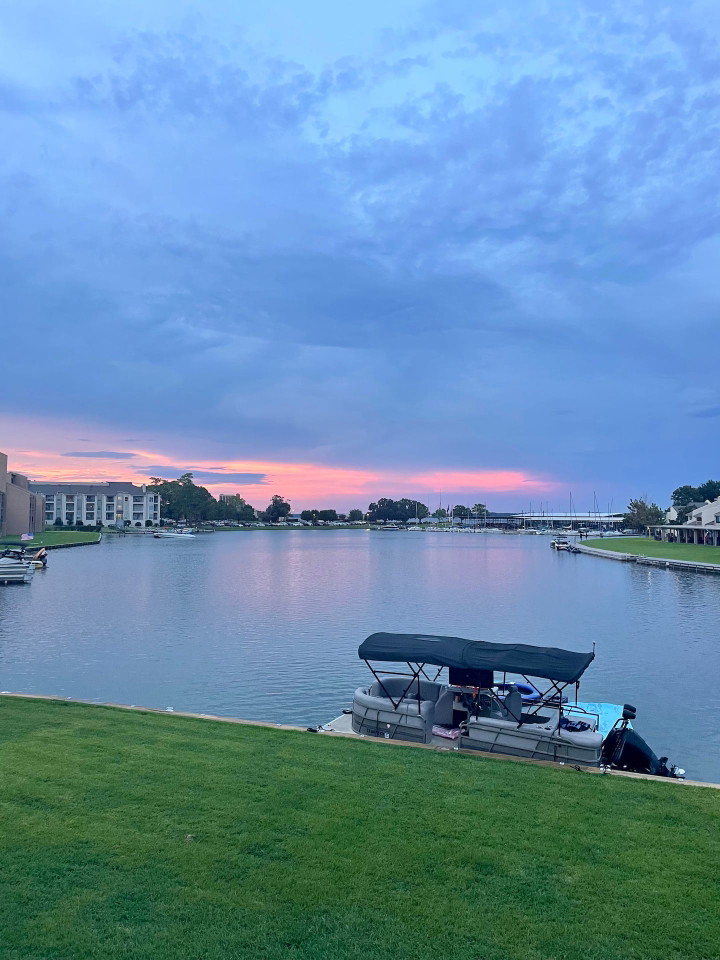1st Floor Lakefront Retreat - Relax, Fish, & Swim - Conroe, TX