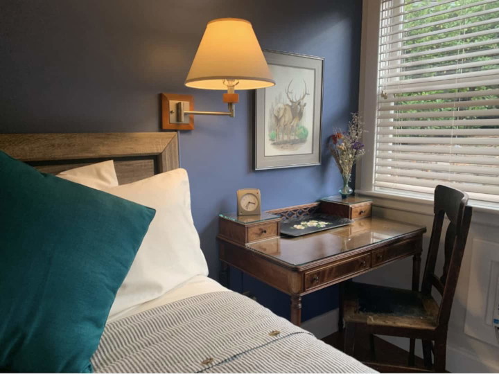 Chanticleer Inn: Pertelote, Pet-friendly - Ashland, OR