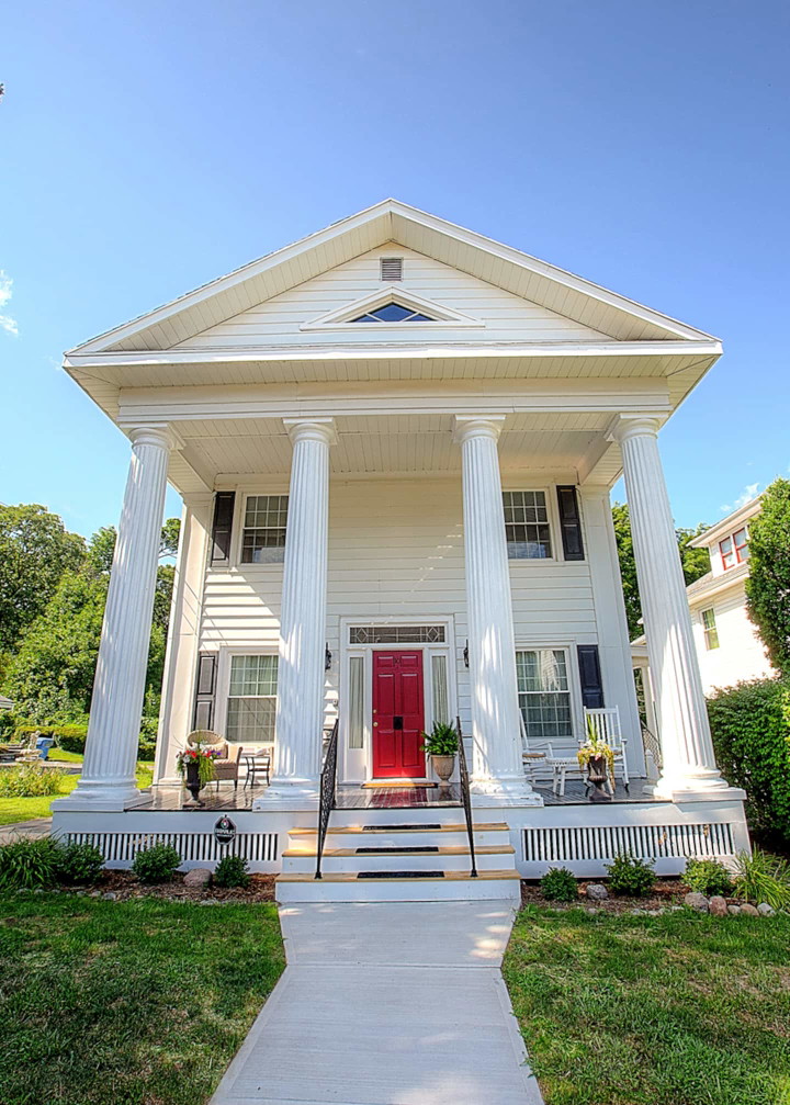 The Delancey: Historic, Stately, & Comfy Home - Geneva, NY