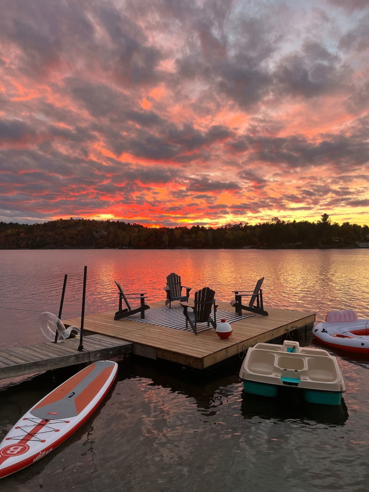 4-season Lake Home Sleeps 12 W/sauna, Hottub&more! - Sudbury