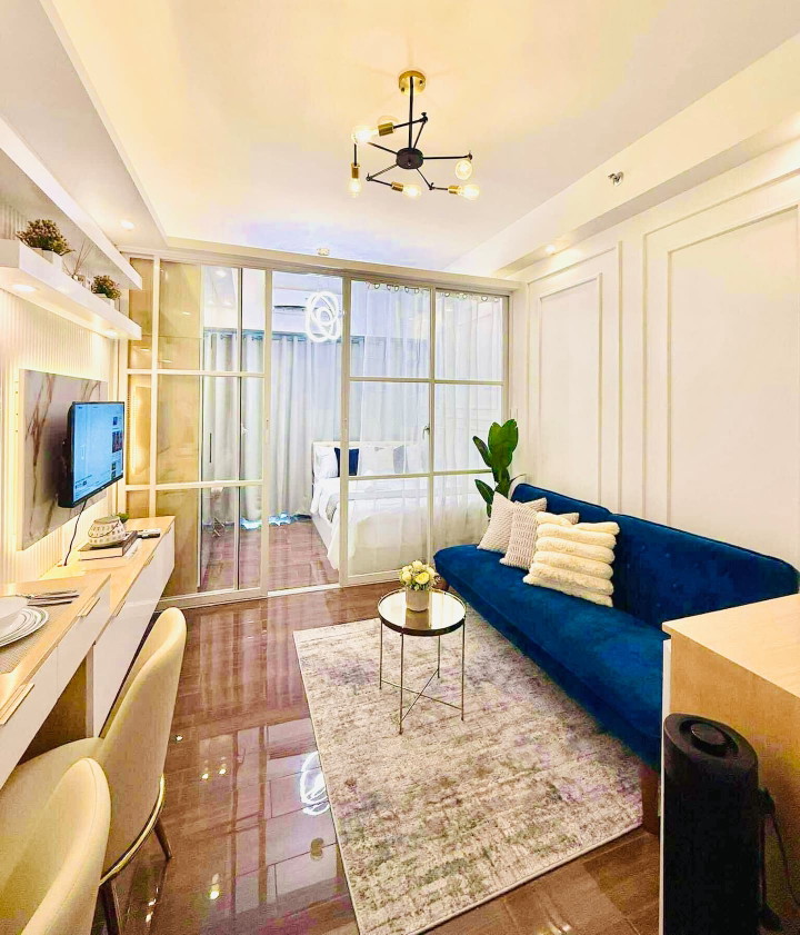 (Top) Skyline Prestige Makati | Balcony + Netflix - Luzón