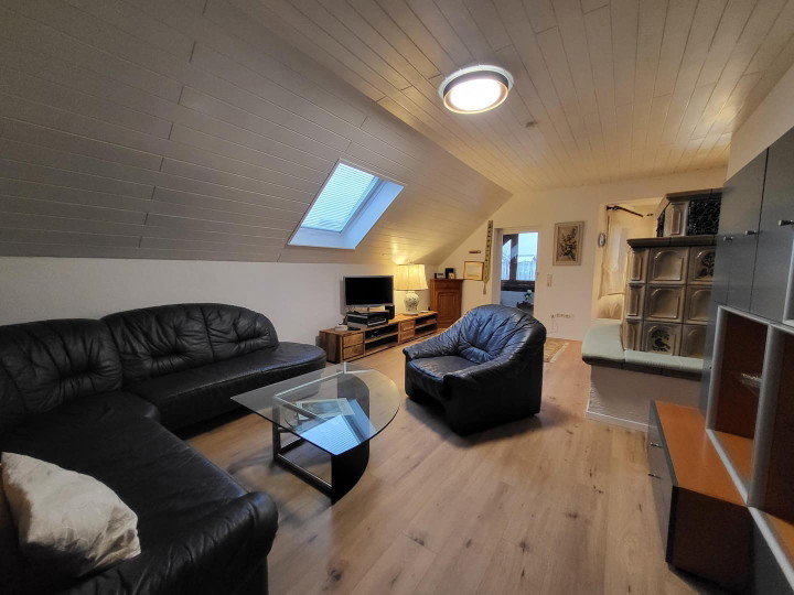 Geräumige 3,5 Zimmer Wohnung Mit Kachelofen - Darmstadt
