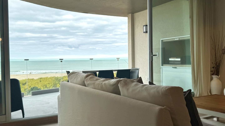 Departamento Frente Al Mar. Northbeach. Pinamar. - Argentina