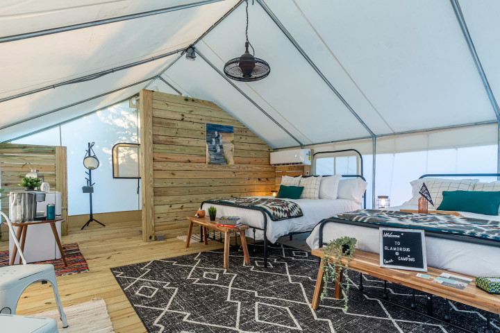 Unique, One-of-a-kind Glamping - 2 Queen Beds - Florida