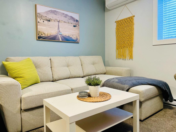 Sol Terra Stays - A Cozy & Quiet Garden Suite - Kelowna