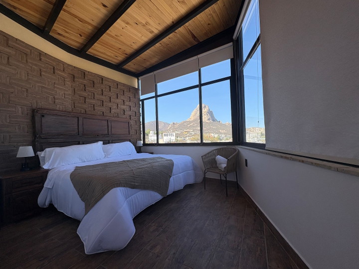 06 Centrally Located Penthouse - Bernal