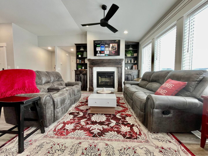 *New* Sleeps 16+, Near Hospitals And Shopping - Idaho Falls, ID