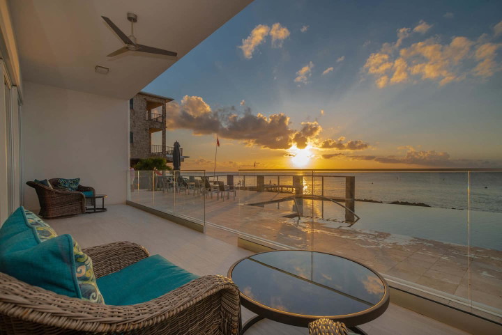 Modern Oceanfront 1 Bdr Condo /W Pool + Diving - 케이맨 제도