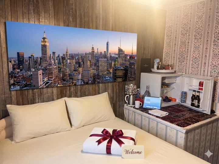 Affordable London Stay Parking, Tv & Fridge Incl - London, UK