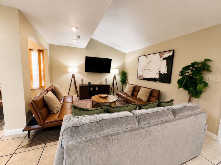 Large 4br Townhome Near Everything In Valdosta - Valdosta, GA