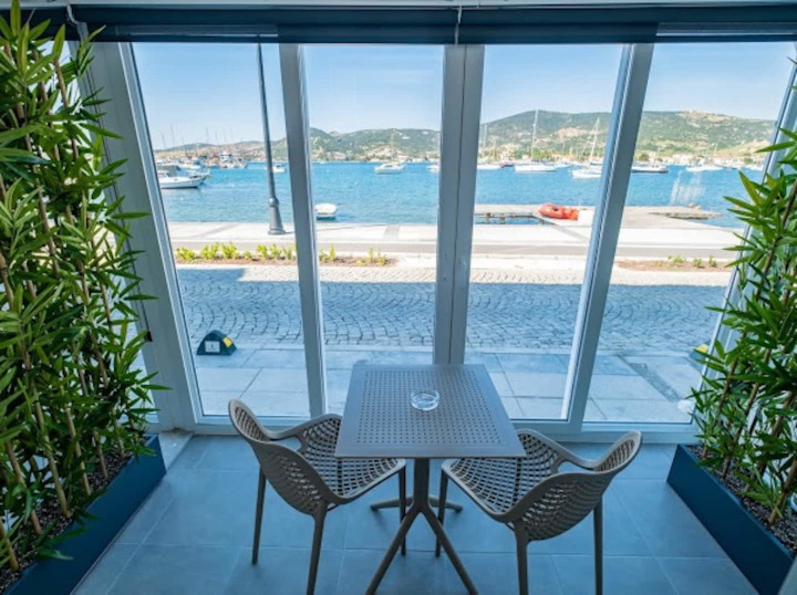 Deniz Manzaralı Teraslı Suit-1 - Foça