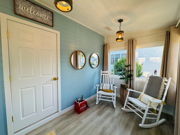 Seashell Bungalow | 3 Bed 1 Bath | Beach House - Stamford, CT