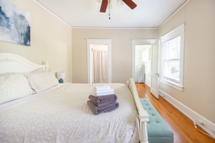 Duke Walkable Suite | Historic Trinity Park - 더럼