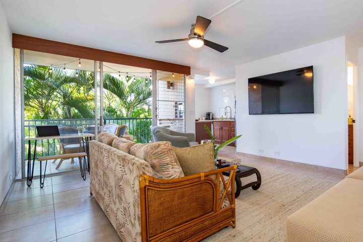 Location! Tropical King Suite: Steps To Beach - Maui