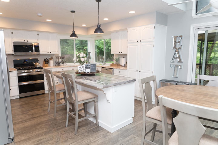 Charming Urban Farm House - 24 Hour Self Check In - Sherwood, OR
