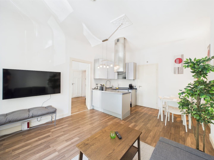Ancien Joyau De Construction Dans Le West End | Cuisine | Mezzanine - Wiesbaden