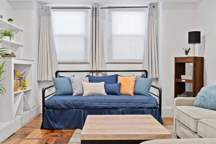 Lincoln Park Hideaway - 5 Min Walk To The Park! - Chicago, IL