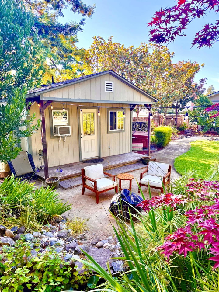 Quiet Garden Cottage W/ Hot Tub, Fire Pit & Garden - Novato, CA