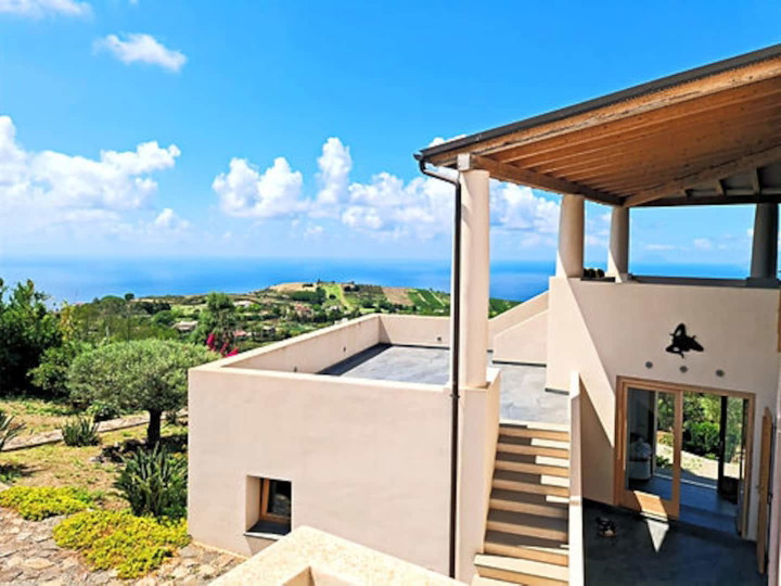 Maison D'architecte Lipari: Vue, Terrasses & Calme - Italien