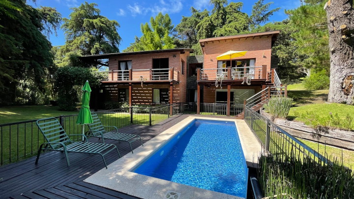 Casa En El Bosque De Cariló · Pileta Climatizada - Pinamar