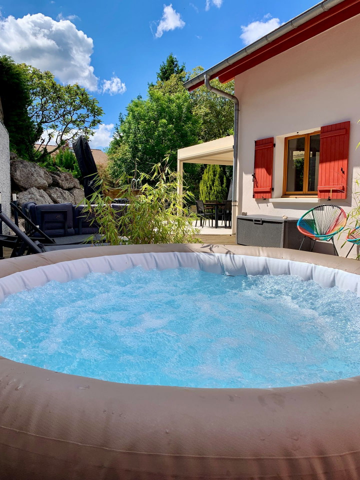 Maison Paisible 4* Avec Piscine, Sauna, Spa - Rumilly
