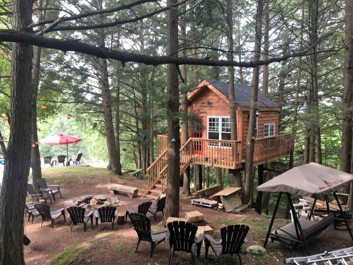 Treehouse, House & Spa. Sleeps 8. - New England
