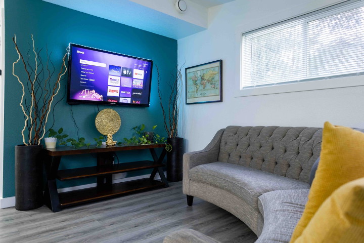 Casita Bonita Cozy 2 Bdrm With Wi-fi - Des Moines, IA