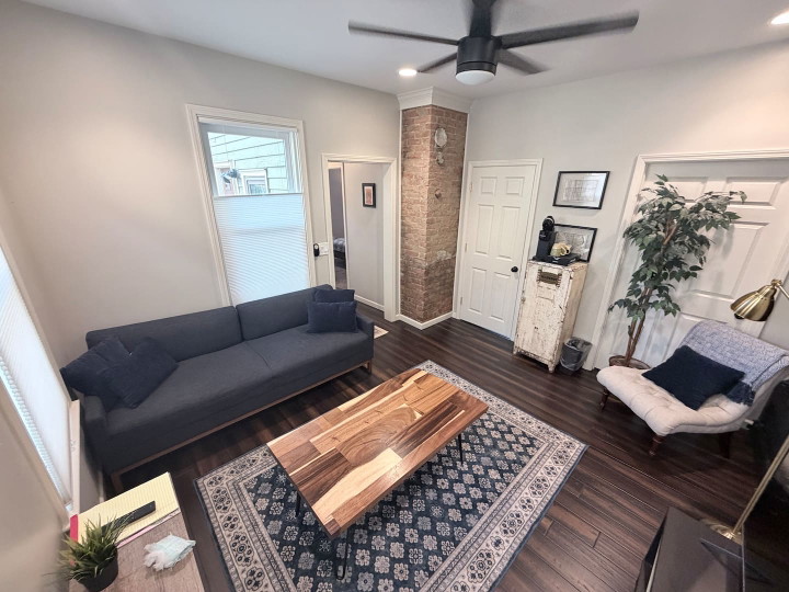 Very Clean- Gordon Square Suite- Amazing Location! - Cleveland, OH