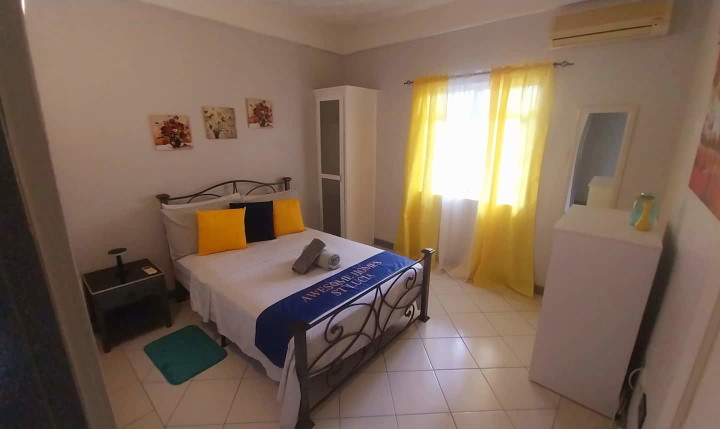 Awesome Homes - 2 Monier Terrace - Santa Lucía