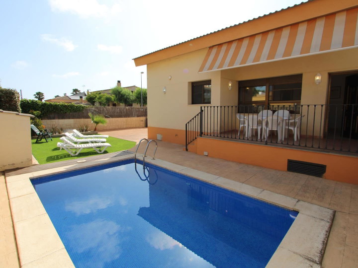 Maison Avec Piscine Privée Et Animaux Admis - Riumar