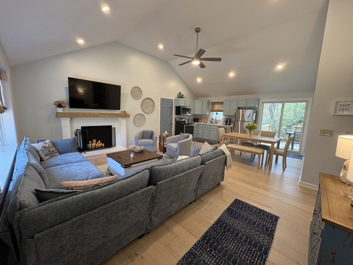 Newly Renovated And Furnished 3 Bedroom Home - Sandwich, MA