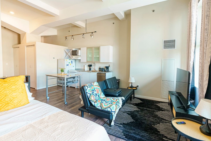 The City Escape| Studio Apt W/ Skyline Views - Cincinnati