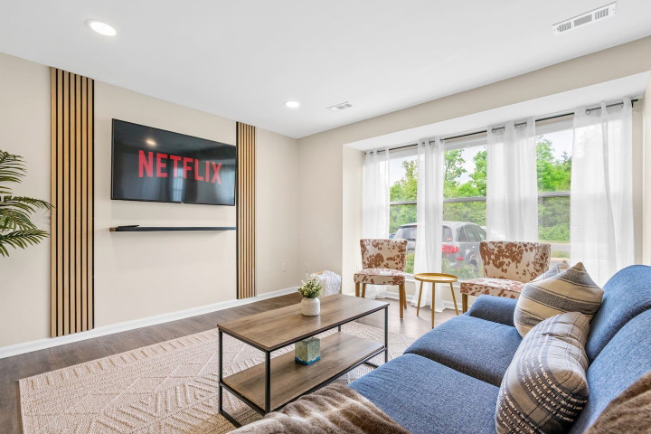 Charming Townhome - 7 Min To Iad / 35 Min To Dc! - Ashburn, VA