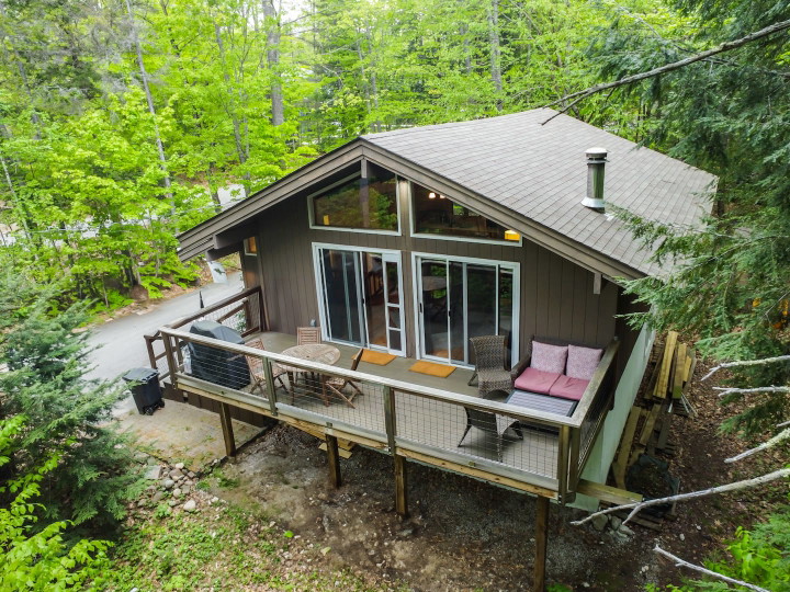 Treetop Retreat | Grill | Wood Stove | Pvt Deck - New Hampshire (State)
