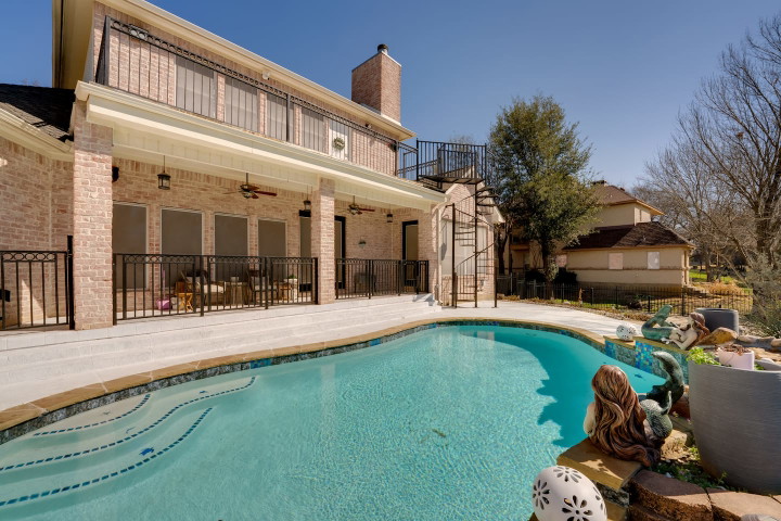 Cedar Hill Estate W/ Pool! Luxe Home & Apartment - Cedar Hill, TX