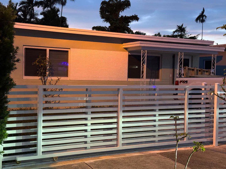 Family Home In Miami! - Westchester, FL