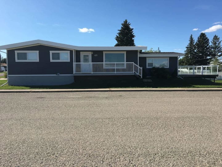 Family Friendly Cardston Escape (Main Floor) - Cardston