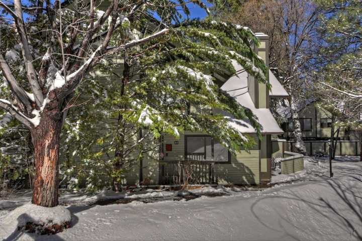 Snow Summit Chalet By Destination Big Bear : Next Door To Snow Summit For Easy Access To Skiing, Snowboarding And Tubing! - California